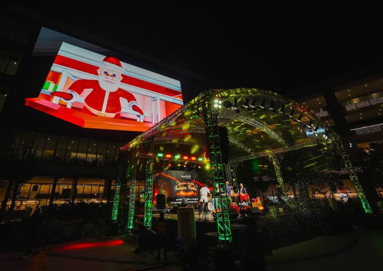 Ayala Malls Manila Bay launches light show with metro’s largest 4K 3D ...