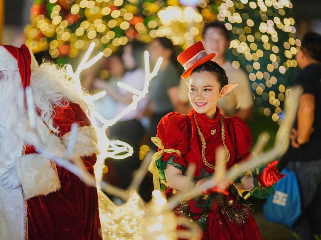 Ayala Malls Manila Bay launches light show with metro’s largest 4K 3D ...